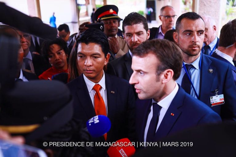 PHOTOS. Première rencontre entre Rajoelina et Macron au Kenya ...