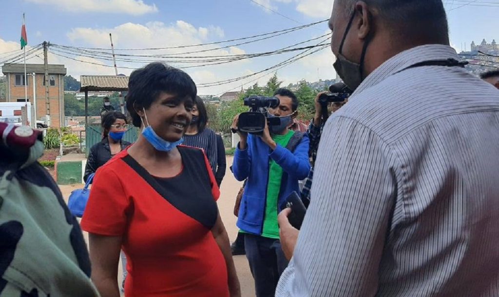 VIDEO. La journaliste Arp Helisoa a été libérée de la prison d ...