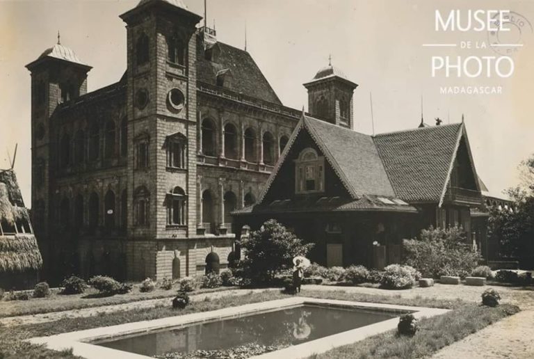 ROVA. Le colisée recouvre l’ancienne piscine sacrée d ...