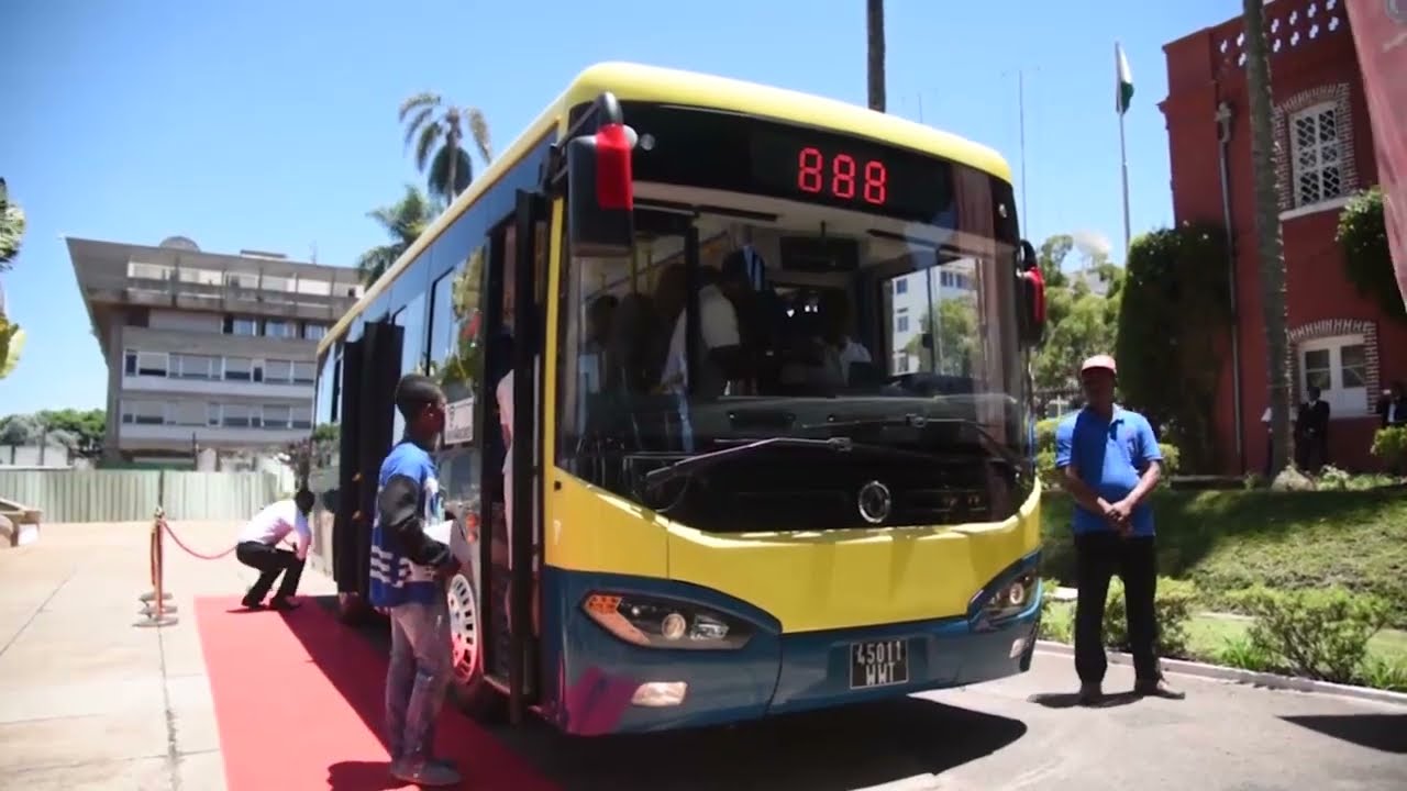 VIDEO. Les 1000 bus promis avant fin 2022 ne sont pas arrivés parce que ...