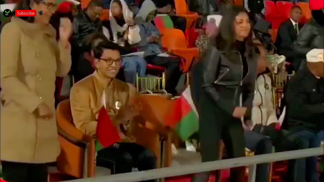 VIDEO. Mialy Razakandisa fait le buzz en dansant pendant le défilé du ...