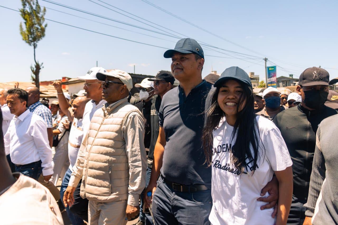PHOTOS. La fille d’un candidat symbole d’une jeunesse écœurée par le ...