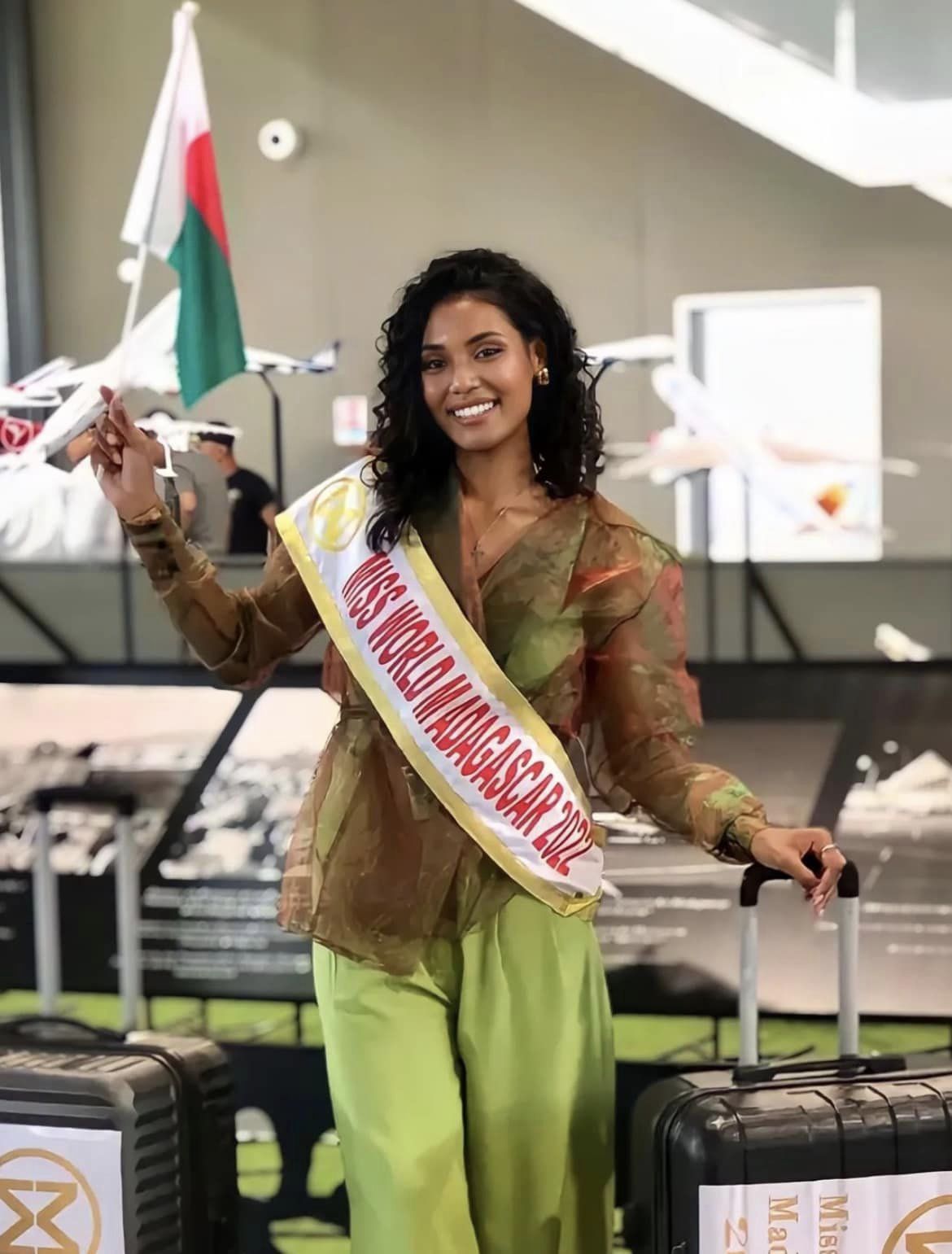 PHOTOS. Miss Madagascar va participer à Miss Monde en Inde | KoolSaina.com