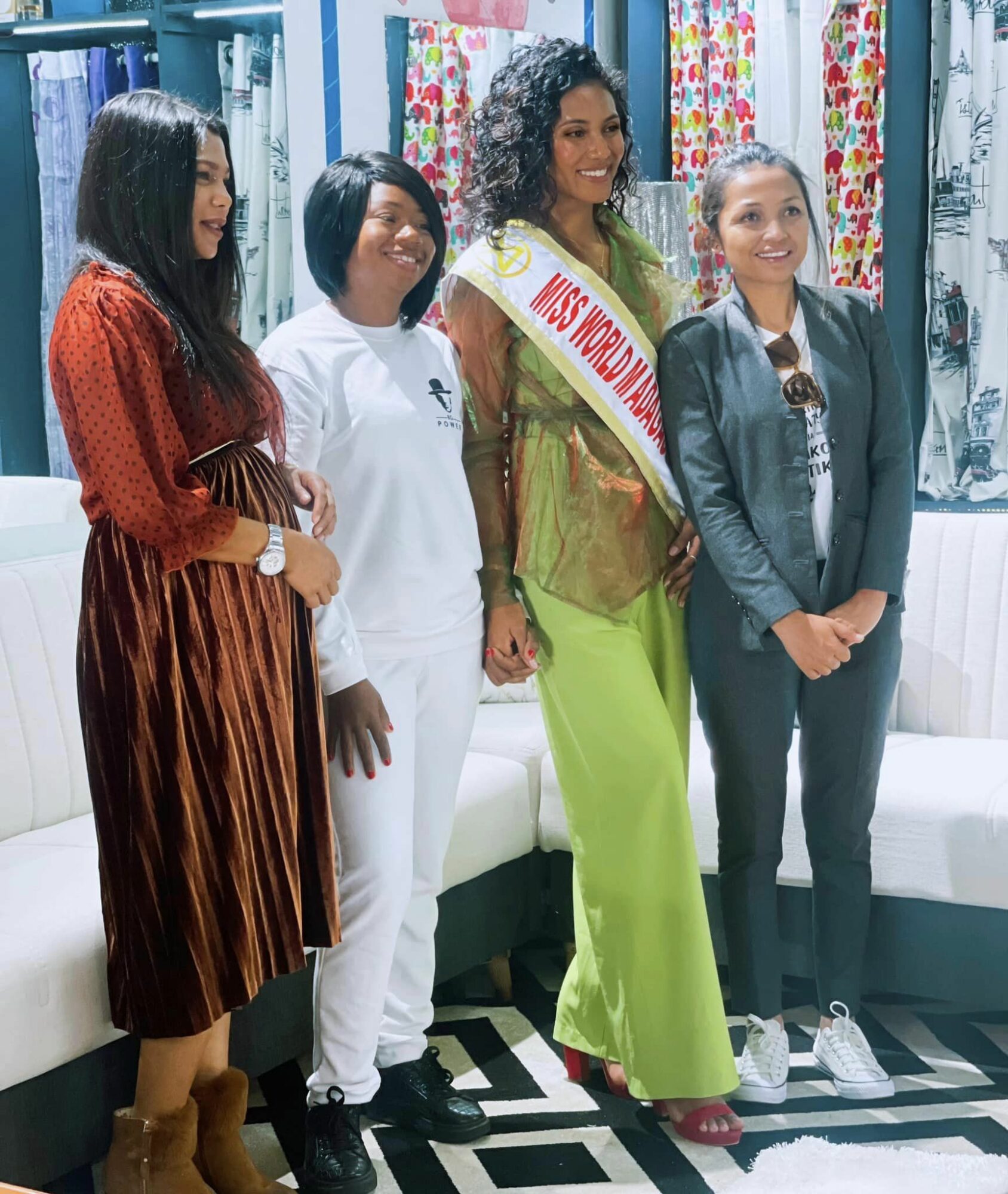 PHOTOS. Miss Madagascar va participer à Miss Monde en Inde | KoolSaina.com